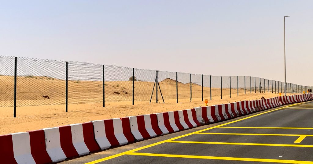 Link Middle East Installs Concertina Razor Tape (CBT) & Barbed Wire ...